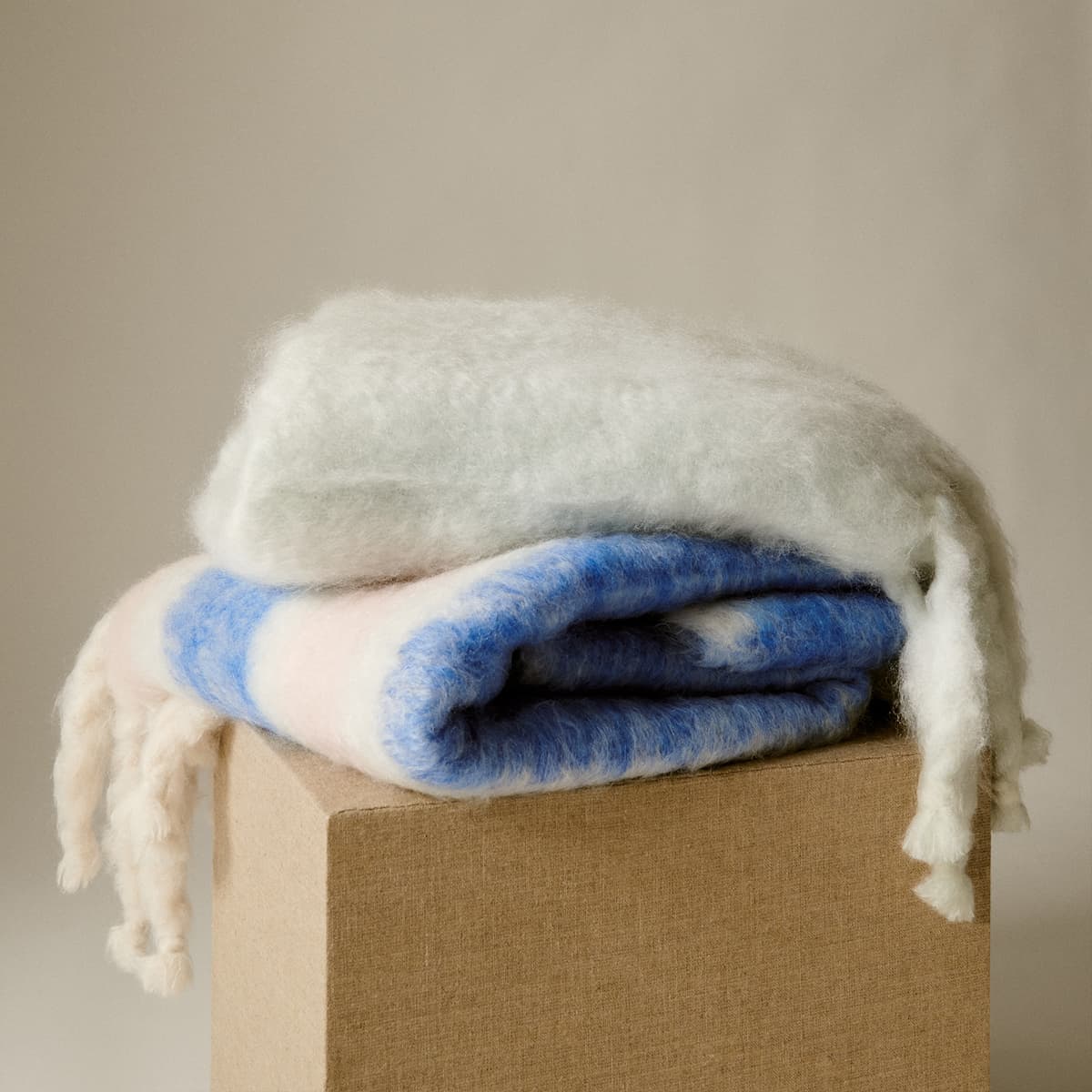 Buy Le Corbusier Blanket - Outremer Gris/Blue Outremer/Rose Vif from Tekla