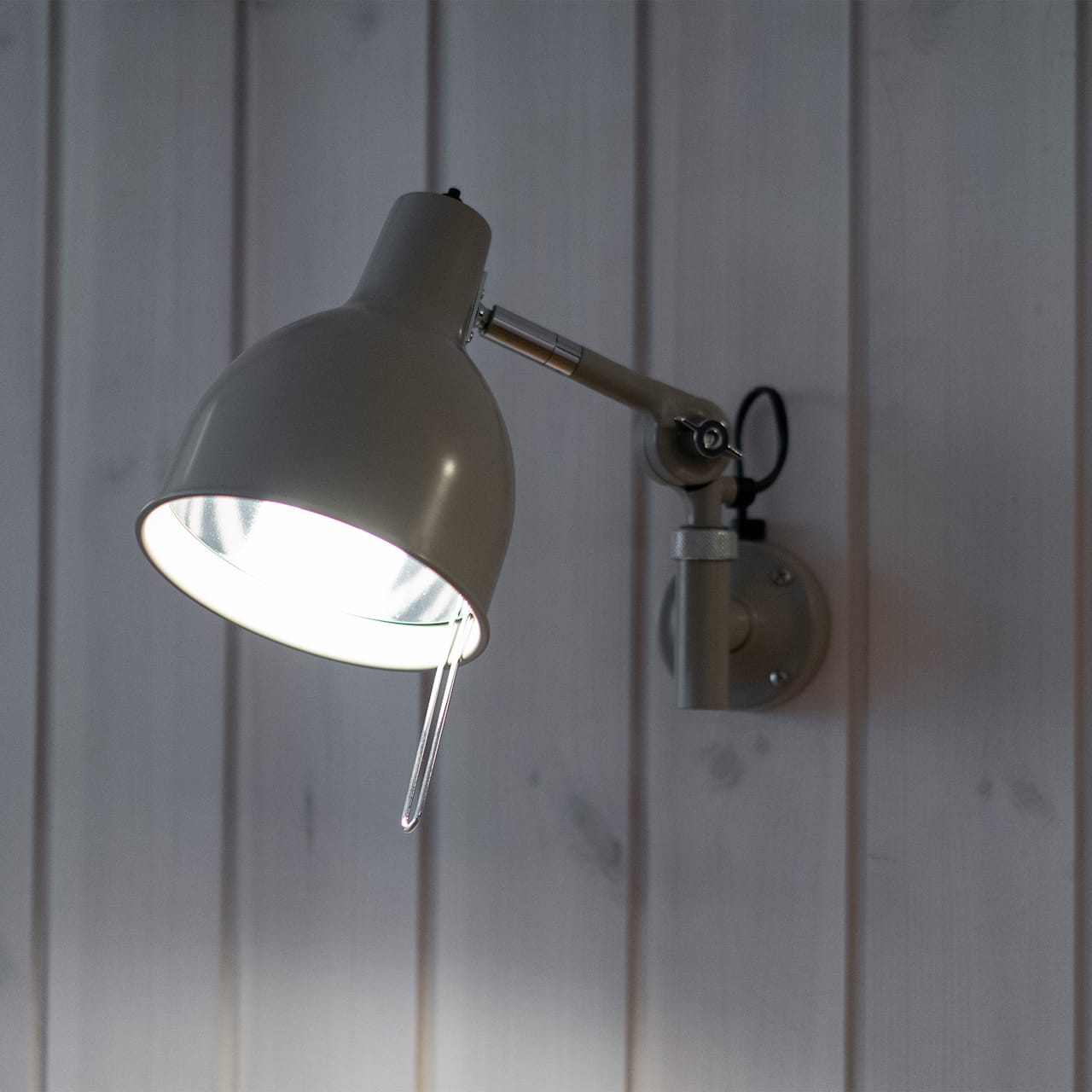 Vägglampor & sänglampor - Handla designlampor online | Nordiska Galleriet