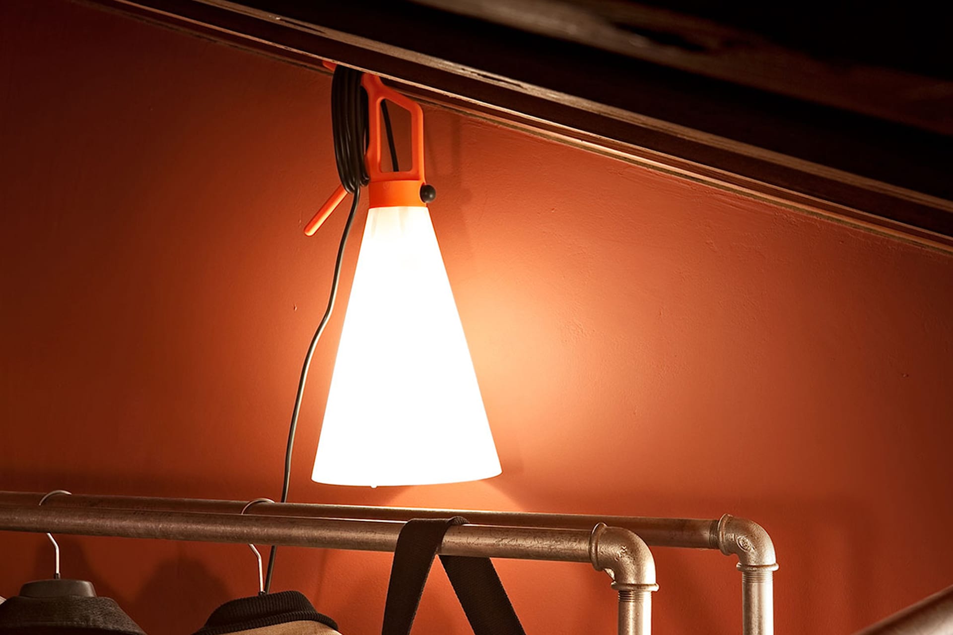 Köp May Day från Flos | Nordiska Galleriet