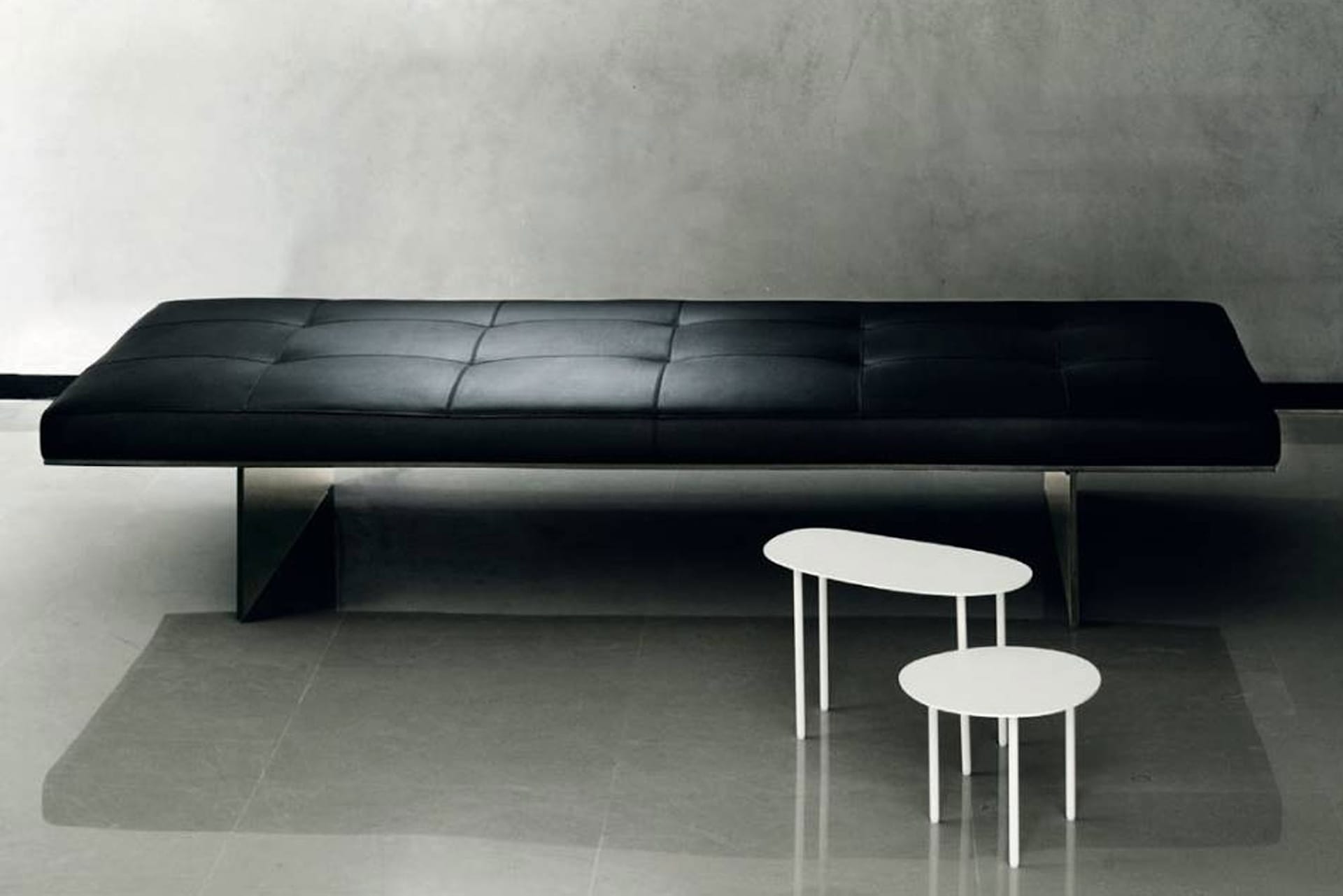 Köp Track Bench från Living Divani | Nordiska Galleriet