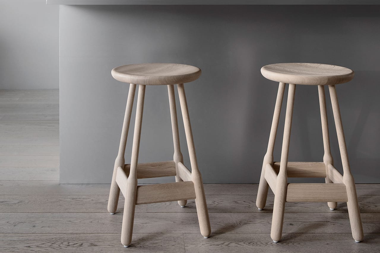 Köp Icha Bar Stool från Massproductions | Nordiska Galleriet